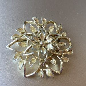 Sarah Coventry | Jewelry | Vintage Signed Sarah Coventry Flower Brooch ...